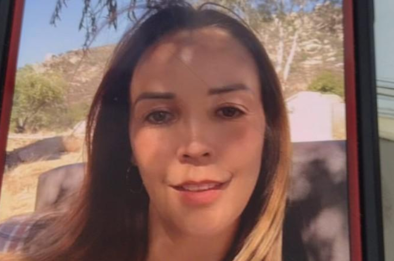 They search for a missing woman on the Libre Ensenada-Tijuana highway
