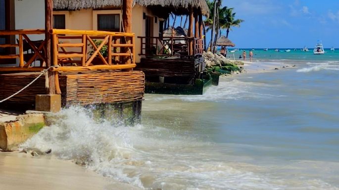 Playa del Carmen: Intense waves leave several beaches without sand